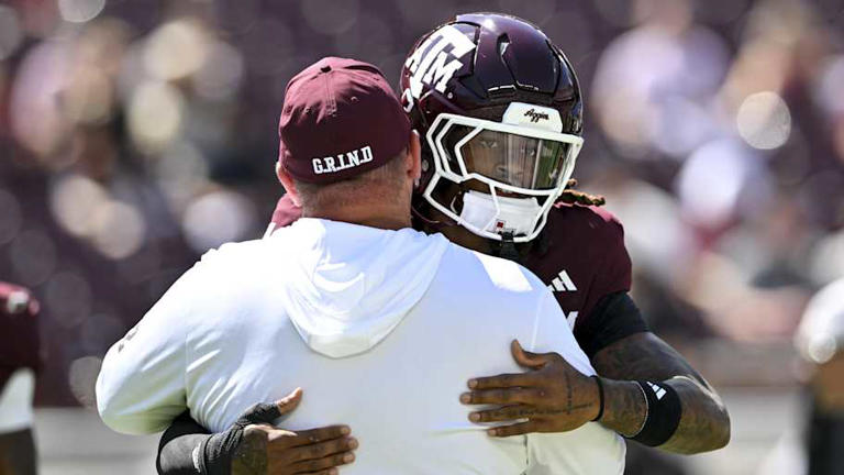 College football's No. 1 OT recruit spurns elite programs in bombshell ...