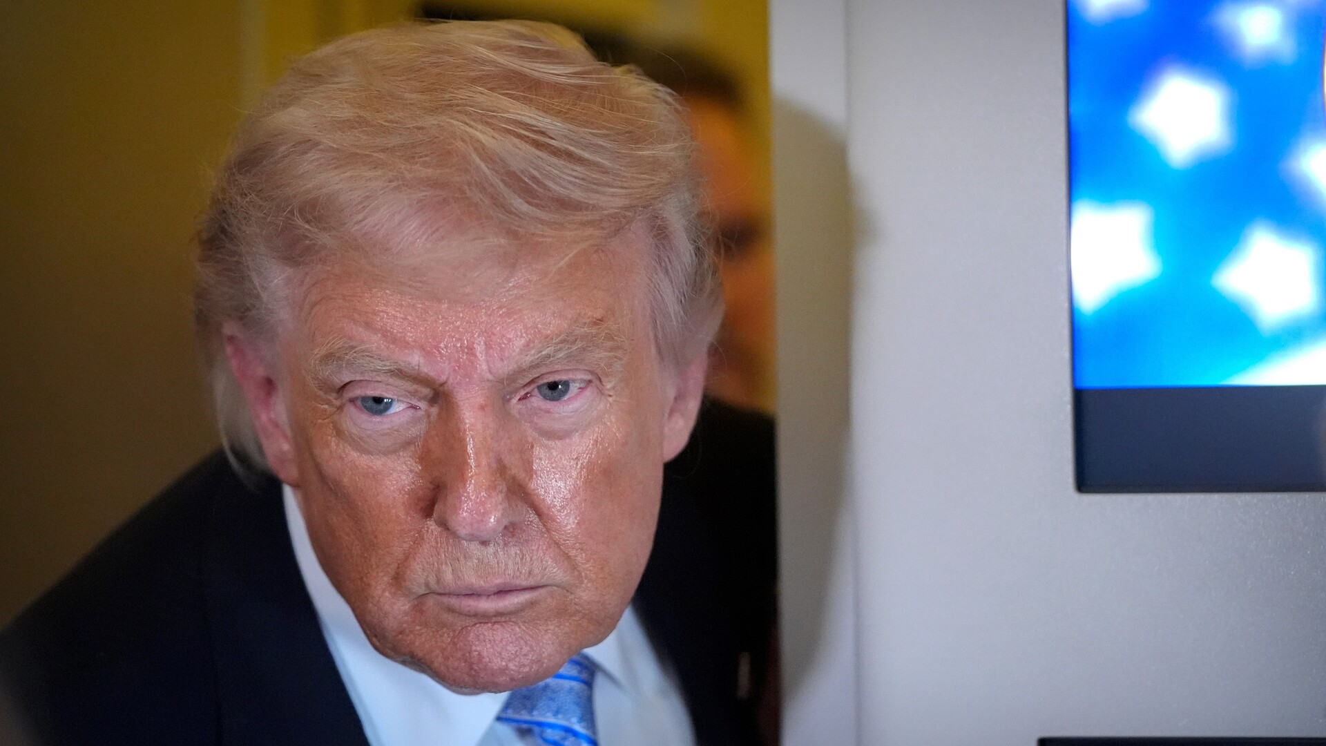 Trump considers lifting sanctions on Chinese refineries buying Iranian oil