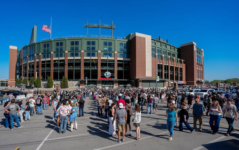 Luke Combs Kicks Off Back To Back Lambeau Field Concerts Tonight