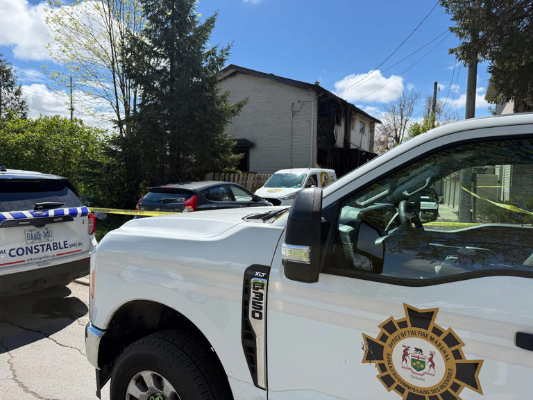 1 dead after Russell Road townhome fire