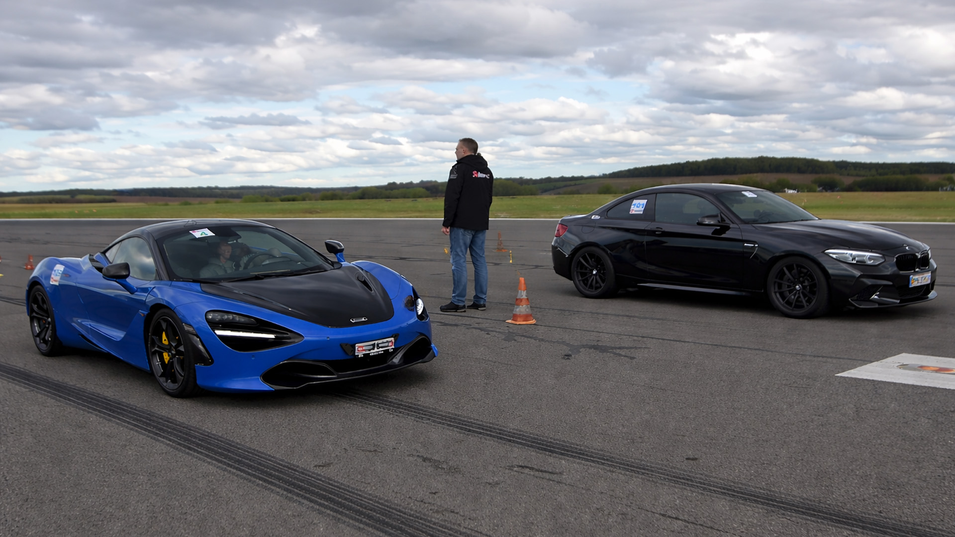 BMW M2 Competition vs McLaren 720S duel