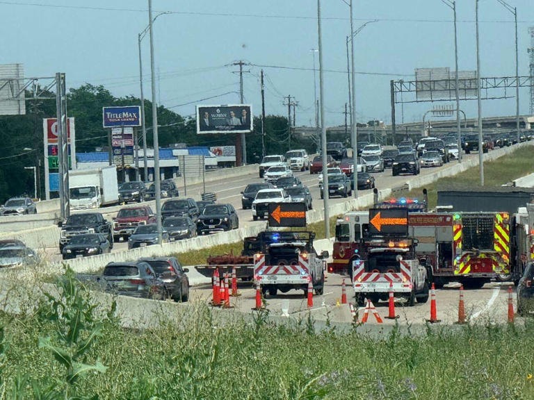 'Critical' crash shuts down major Austin highway, stalls traffic