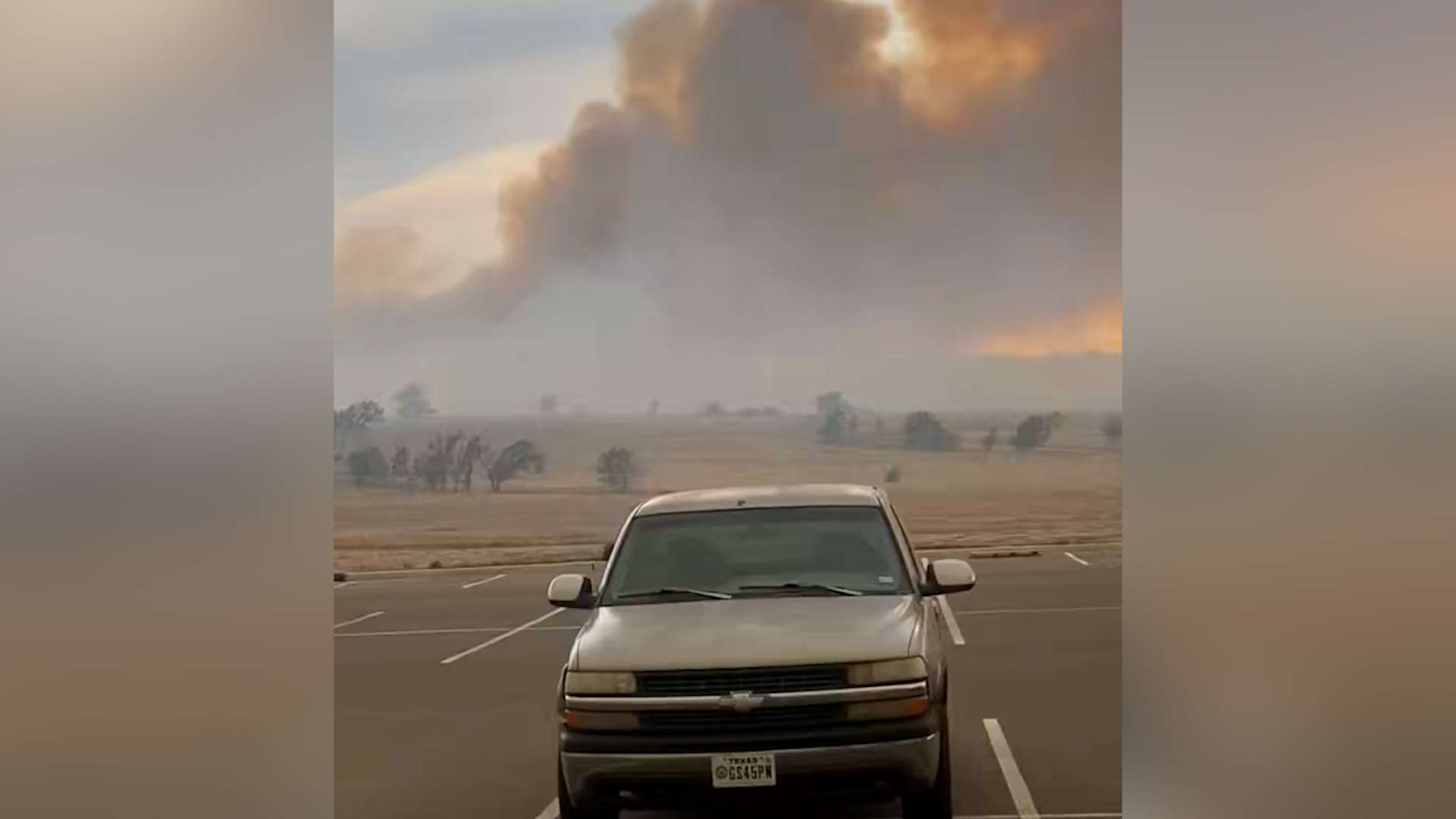 Massive smoke clouds rise from Texas Panhandle wildfire
