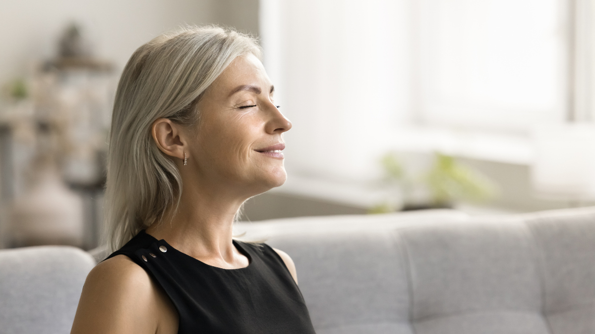 This 30-second vagus nerve exercise erases menopausal brain fog fast