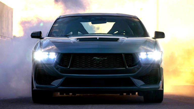 IIHS blames car ads for speeding, ignores the bigger safety problem