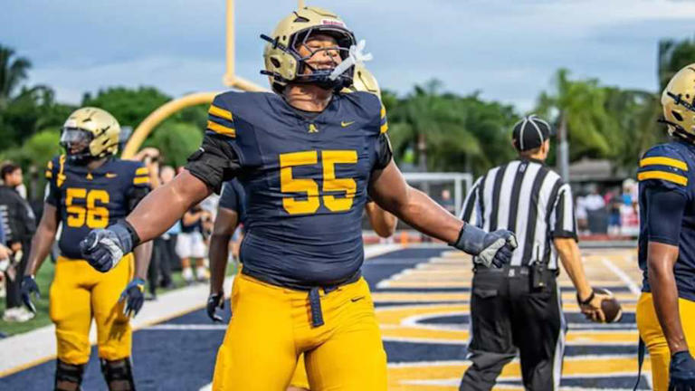 College football's No. 1 OT recruit spurns elite programs in bombshell ...