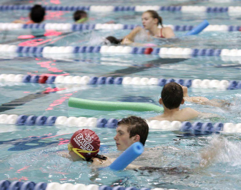 Keller ISD swimmers, parents criticize school leaders after natatorium ...