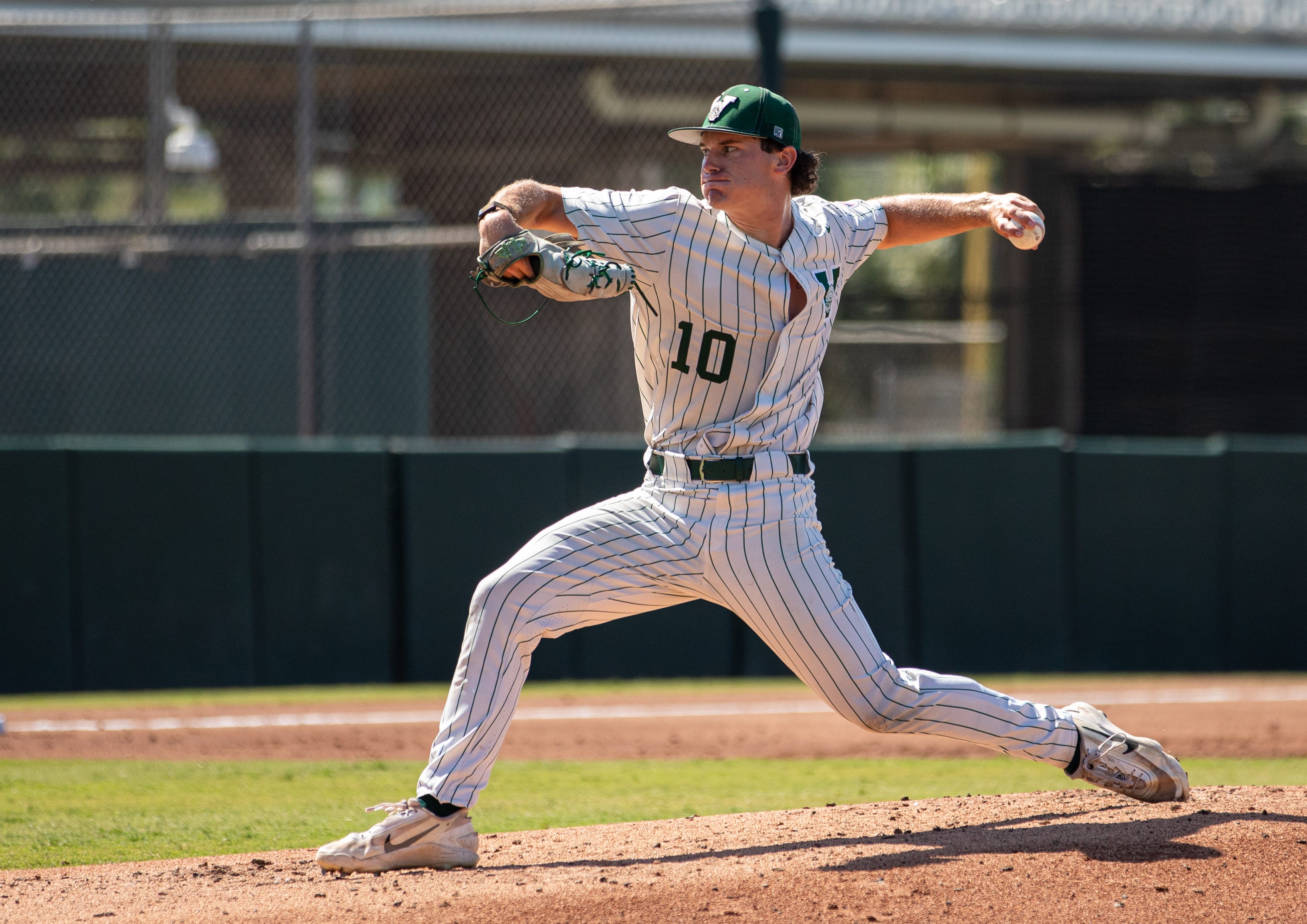 Venice High's Carter Cox flips from FAU to Florida