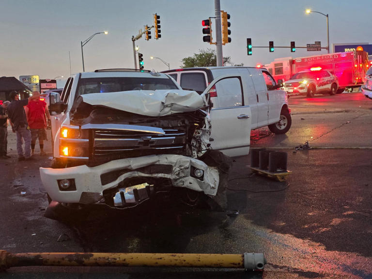 Serious injuries reported following crash at Alpine, Newburg roads ...