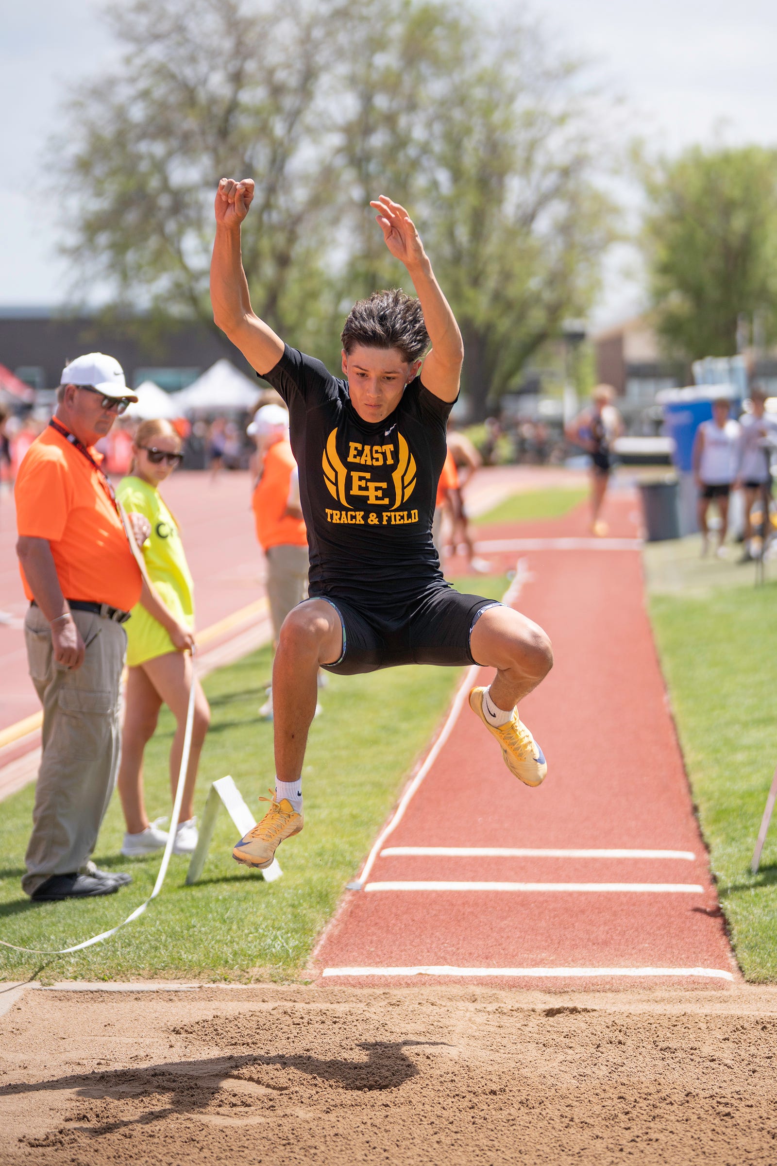 Weather delay stalls final events at CHSAA State Track and Field ...