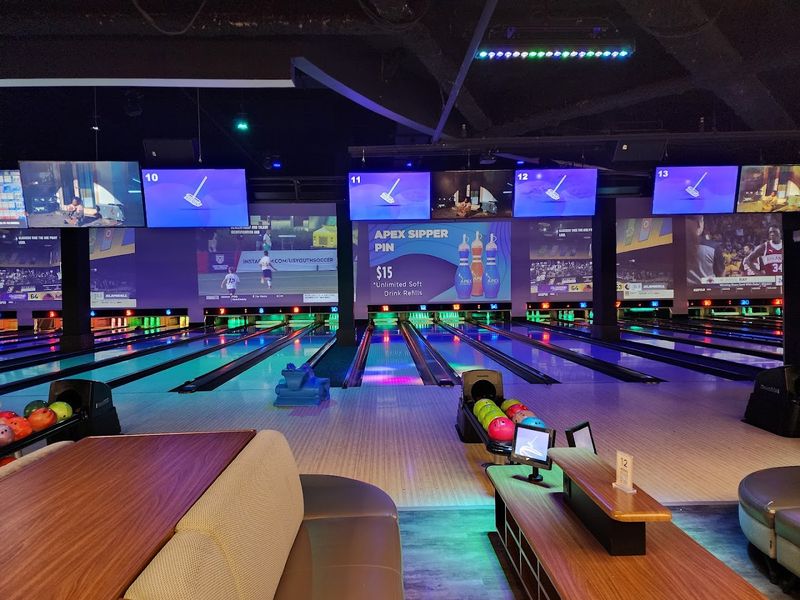 Immense Massachusetts indoor center with virtual gaming and boutique ...