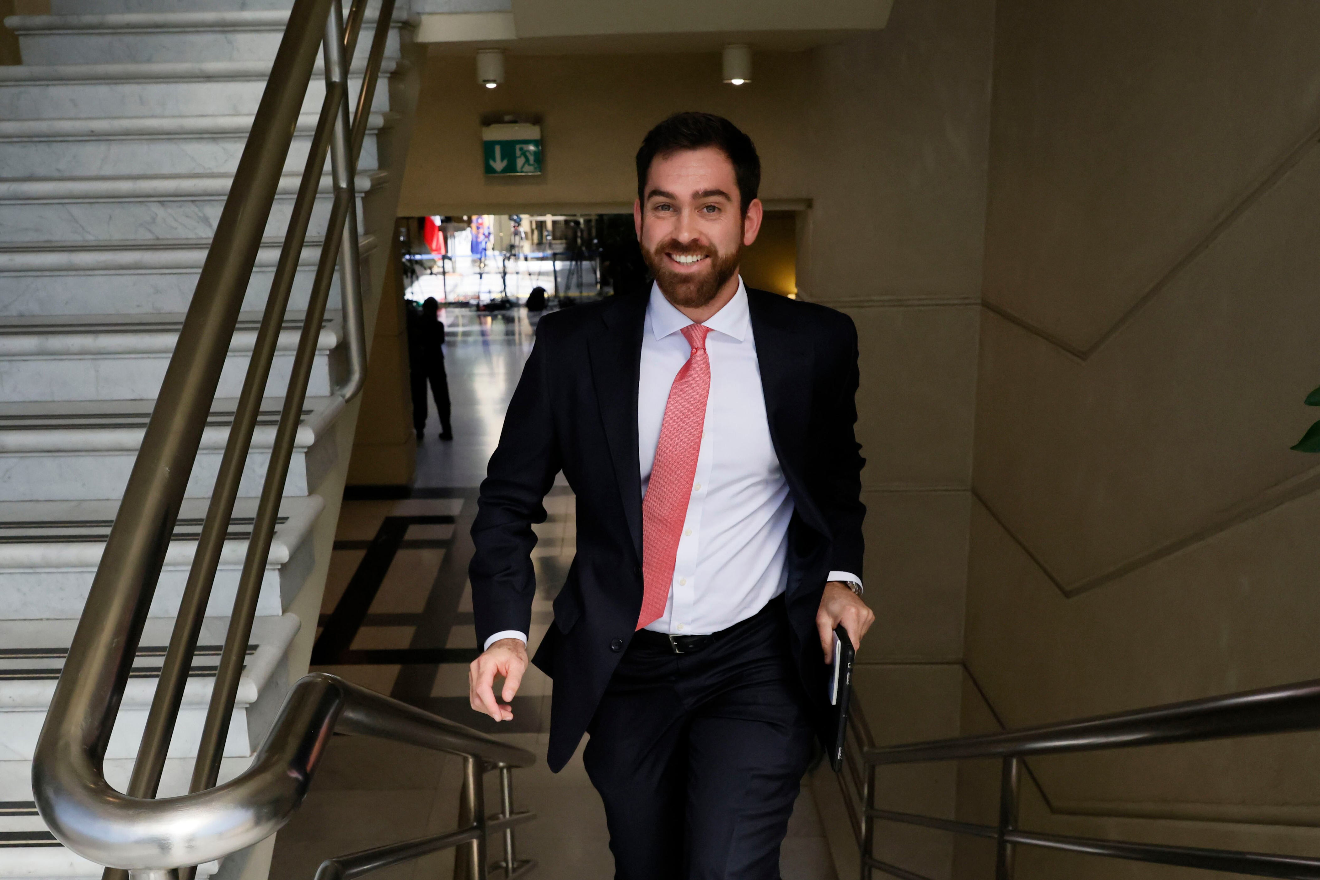 Sin proyectos propios e incipientes críticas a la izquierda: el bajo ...