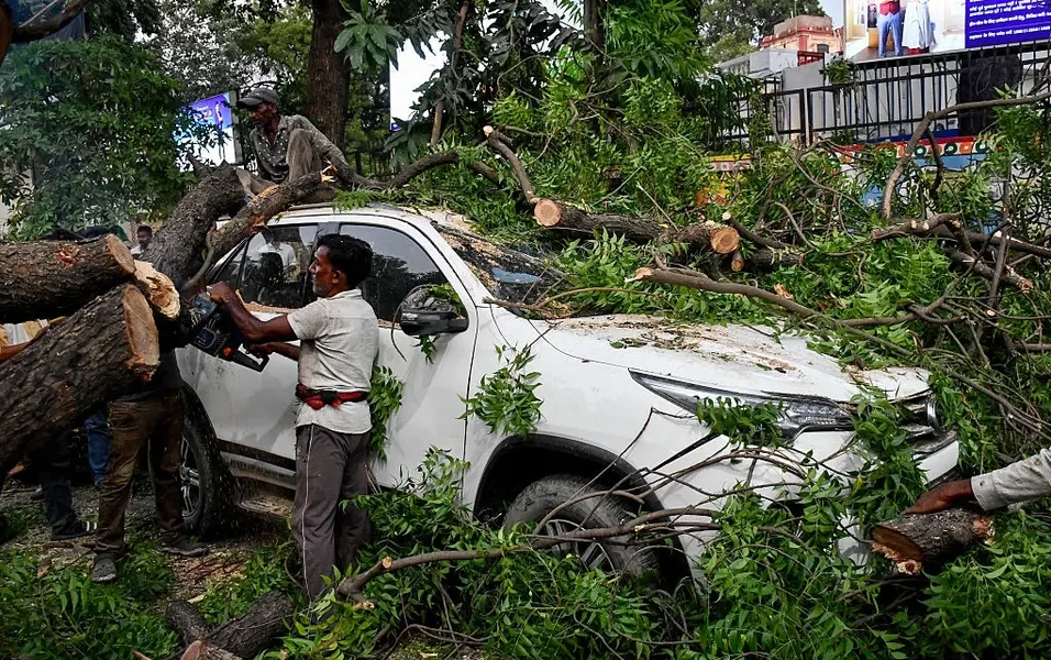 UP storms kill 111 as state rushes relief before new alert