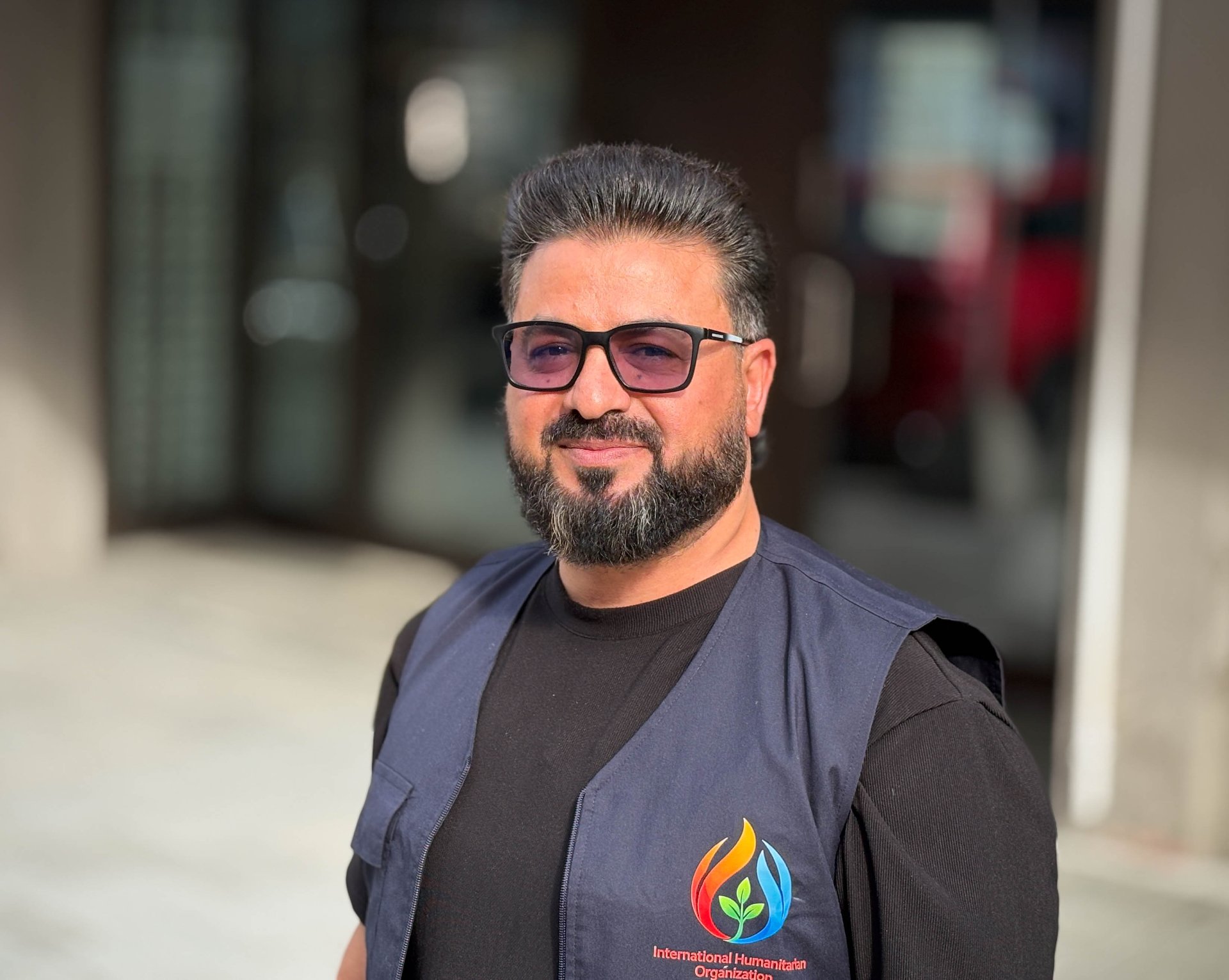 Rashid var rik og drev fem salonger: Så måtte han starte med to tomme ...
