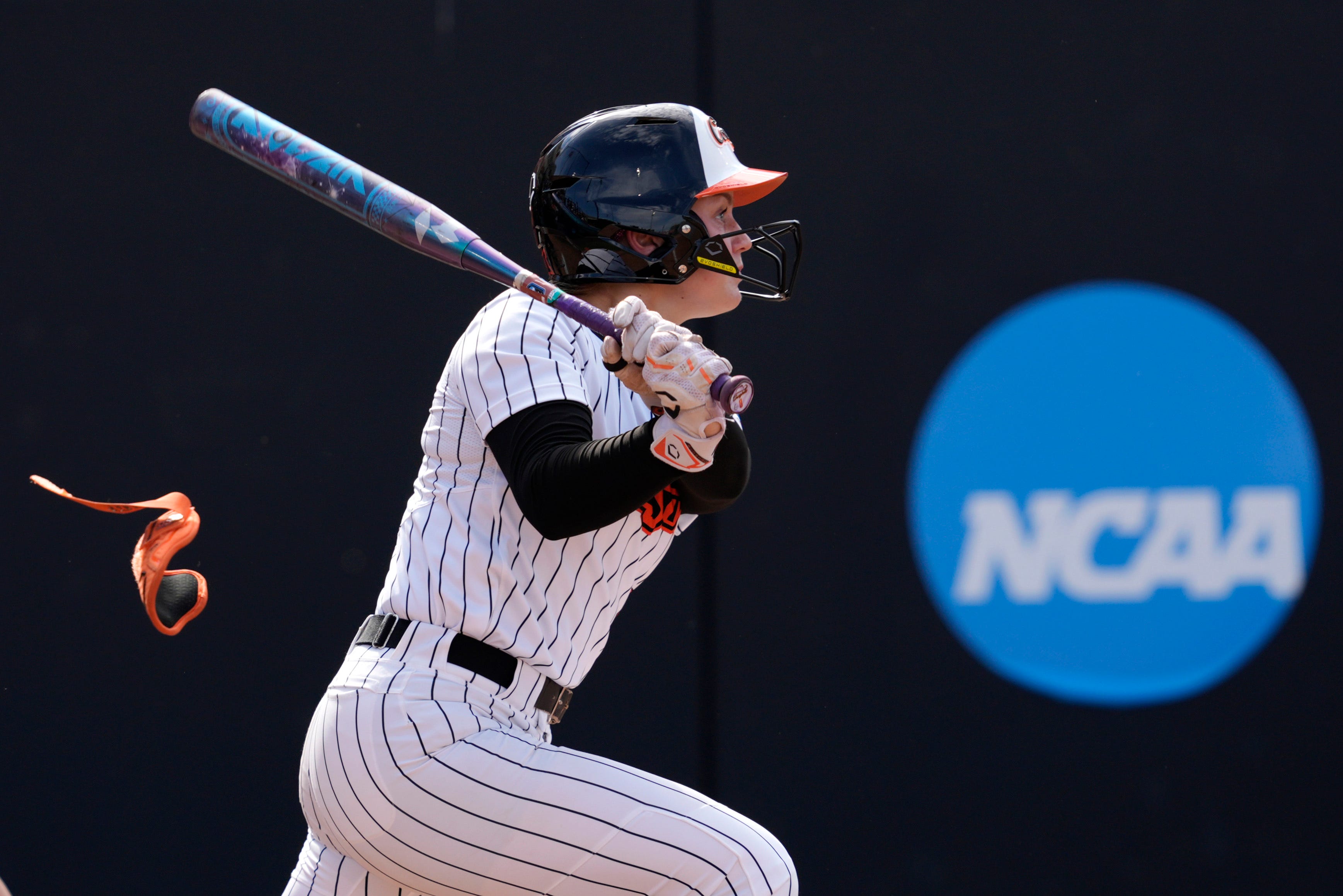 NCAA softball tournament scores: Bracket, TV schedule for 2026 college ...