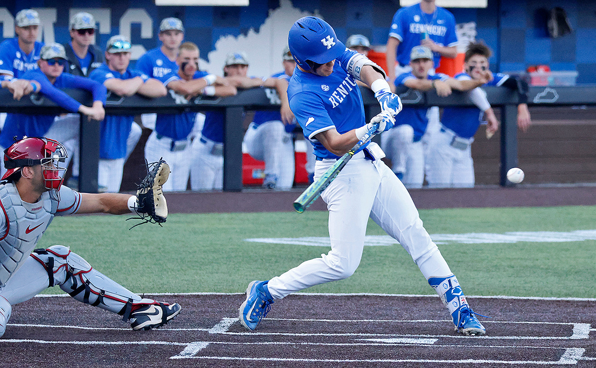Arkansas evens series with Kentucky
