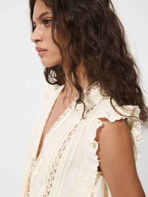 La blusa ibicenca que nunca pasa de moda está en Mango: perfecta para ...