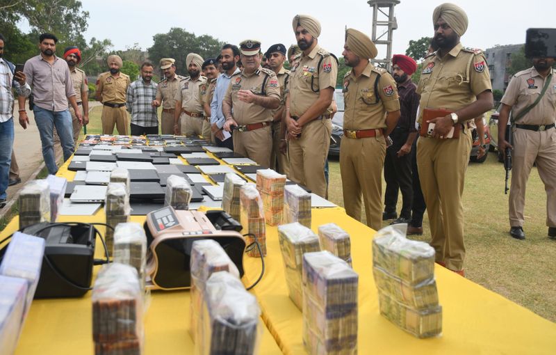 Fake alerts, remote access: Punjab cops bare 'largest-ever' cyber fraud ...