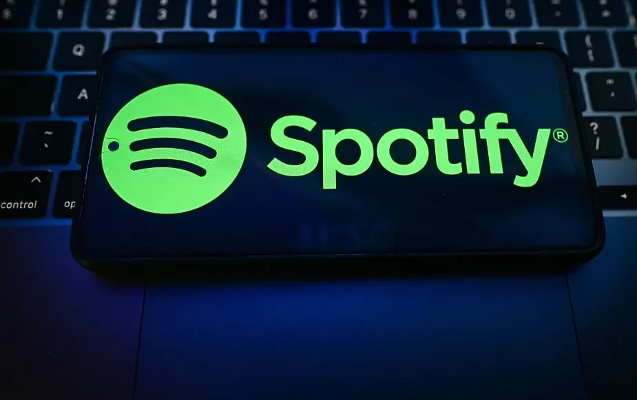 Spotify tests return to original logo after backlash