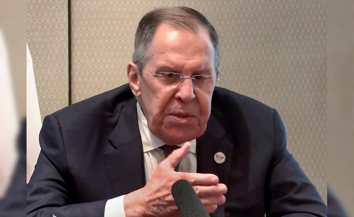 "They will take out gun": Russian foreign minister warns journalist at ...