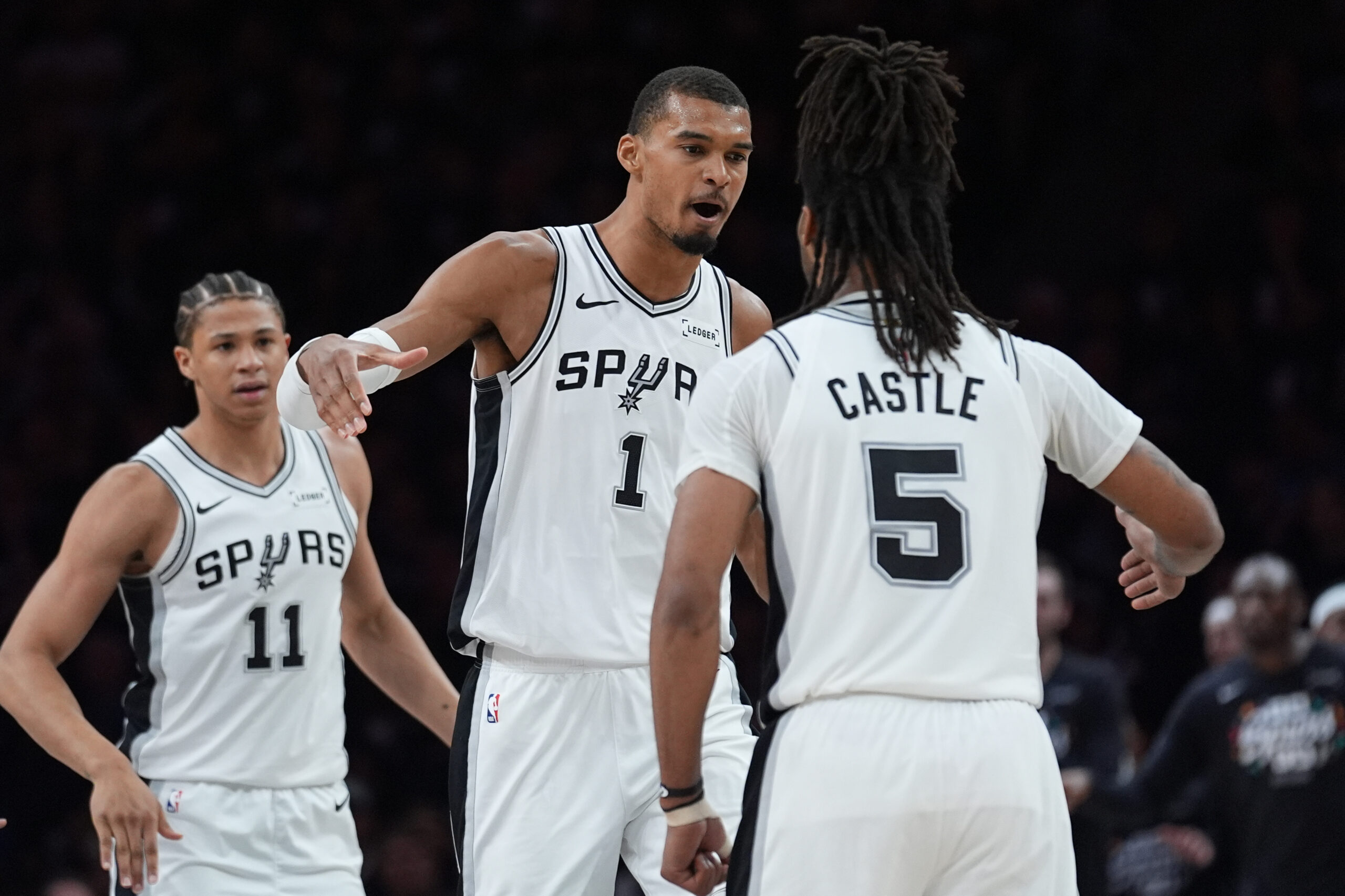 NBA playoffs: Spurs eliminate Timberwolves with Game 6 blowout