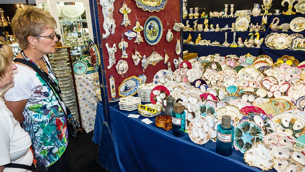 Vintage tableware styles surge in demand among collectors