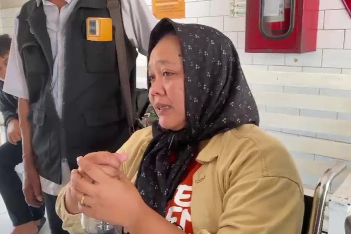 Kesaksian istri pasien RSU dr Soetomo yang meninggal seusai dievakuasi ...