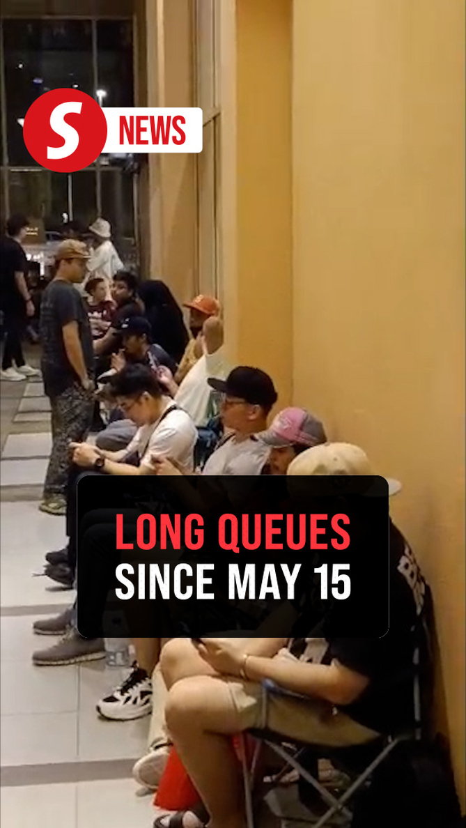 Swatch Audemars Piguet Collab Watch Frenzy Fight Breaks Out At Store