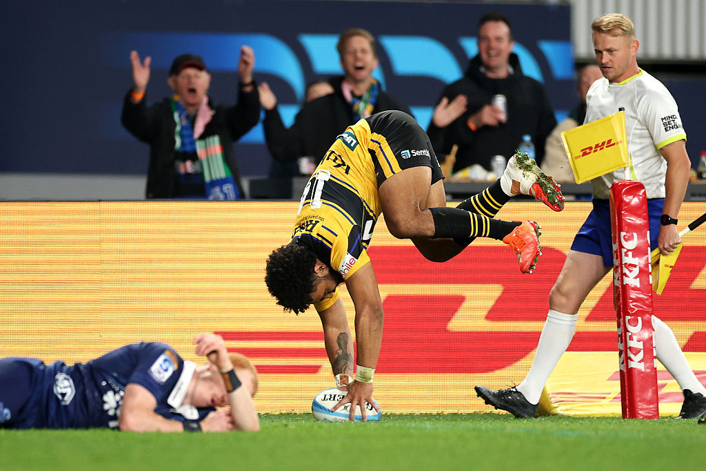 England-bound star equals try record in 'exquisite' Hurricanes win