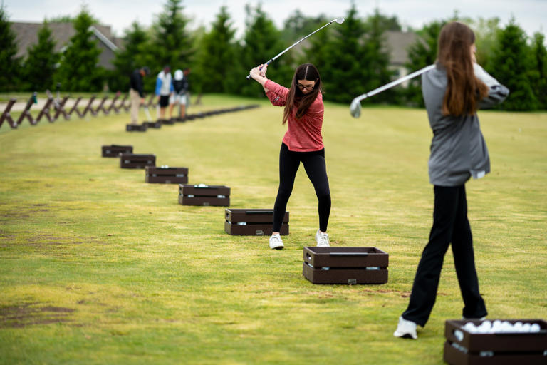 Clubs Fore Kids helping local high schools get into swing of golf ⛳