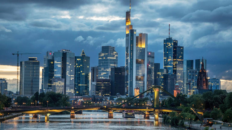 Deutsche Telekom, Allianz, Eon: Dax-Konzerne steigern Gewinne trotz ...
