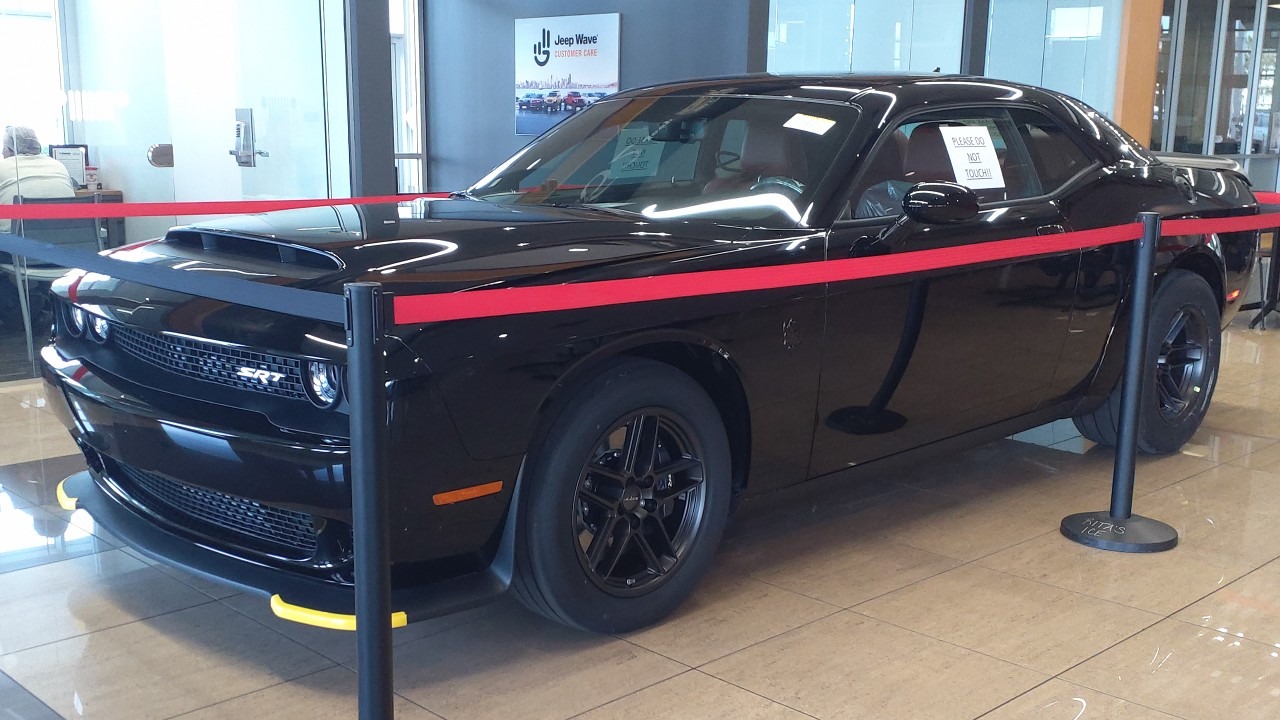 10 current-generation muscle cars that pushed factory horsepower into ...