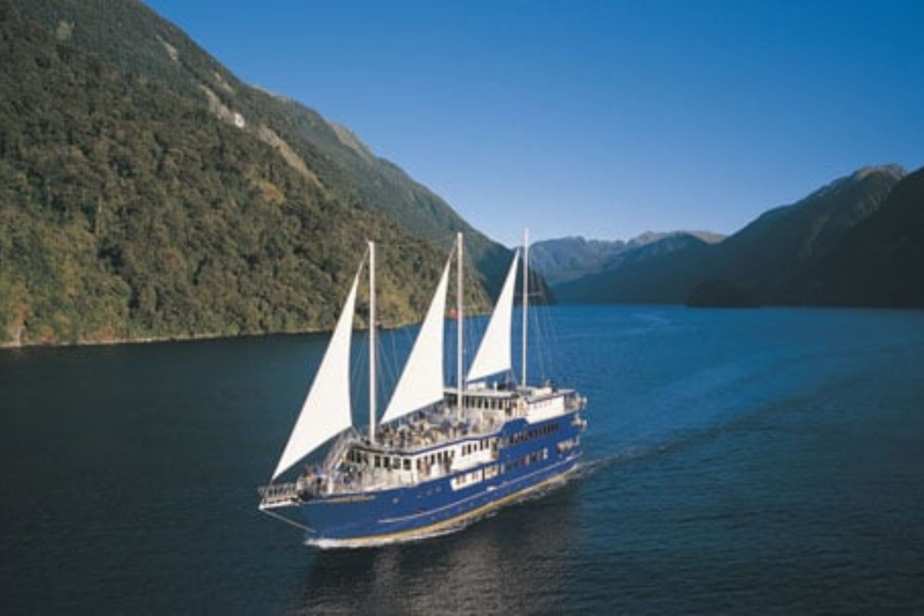 New Zealand adventure: An overnight cruise in Fiordland National Park