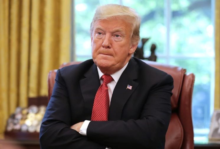 Donald Trump’s 'hole in hand' photo raises fresh health concerns ...