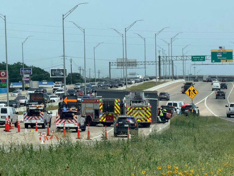 'Critical' crash shuts down major Austin highway, stalls traffic