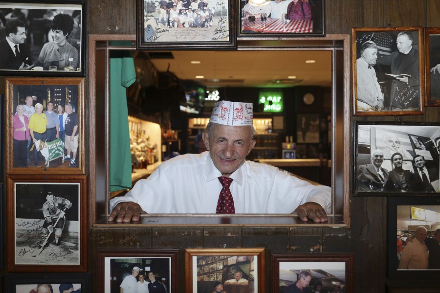 Billy Goat Tavern’s Sam Sianis dies at 91