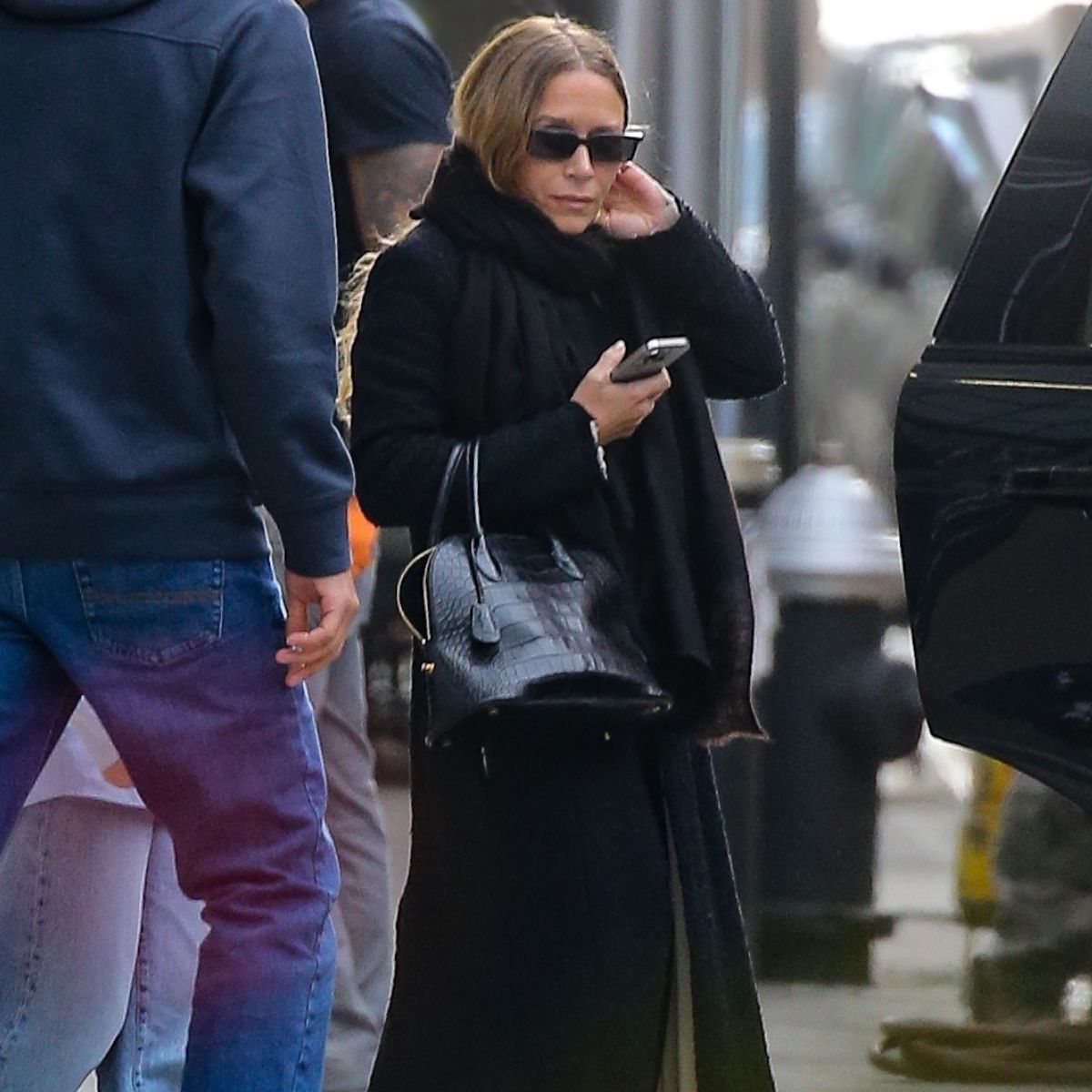 Did Mary-Kate just ditch quiet luxury by pairing her £25k bag with this ...