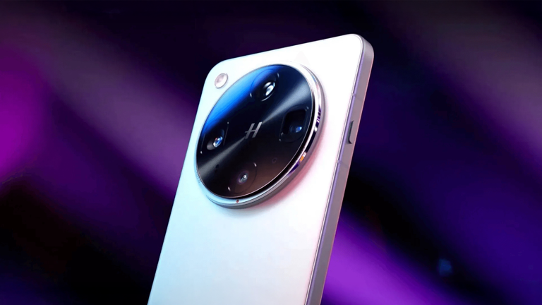 Camera phones are making a comeback, but the US is being left behind