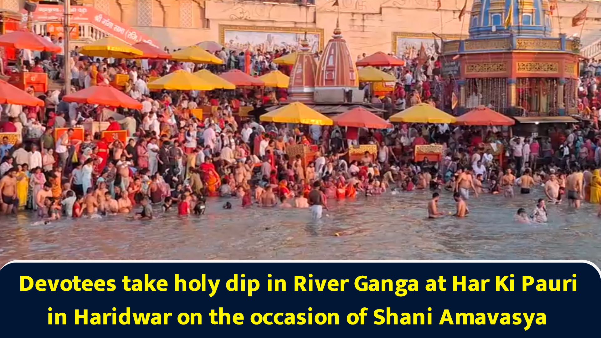 Devotees take holy dip in river Ganga at Har Ki Pauri in Haridwar on ...
