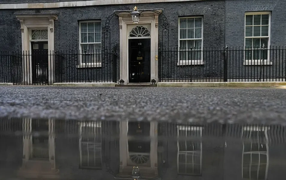 Trump critiques Starmer as Burnham's rise rattles markets