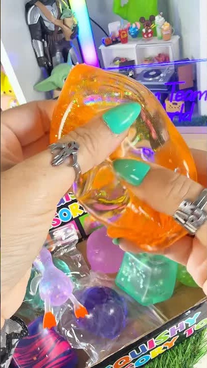 Opening a viral TikTok squishy bundle #asmr #squishy