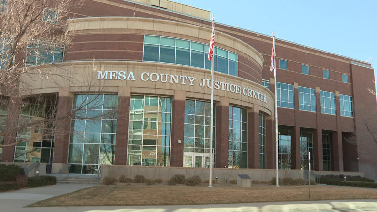 Mesa County District Attorney calls Polis’ commutation of Tina Peters ...