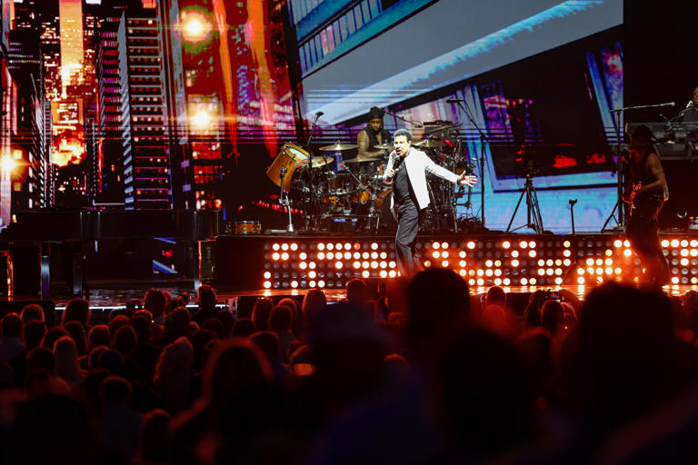 Grand Rapids, Lionel Richie say 'Hello' to new downtown amphitheater