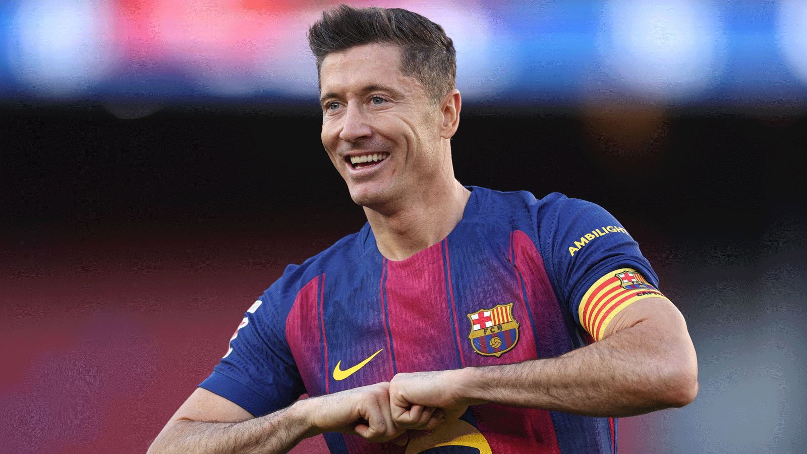 Robert Lewandowski urged to join Man Utd after Barcelona exit as Rio ...