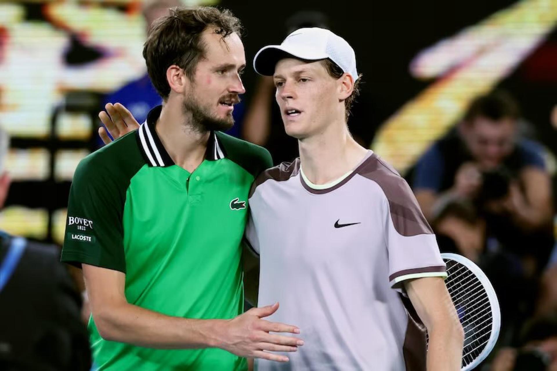 Regen stoppt Jannik Sinner gegen Daniil Medvedev in Rom