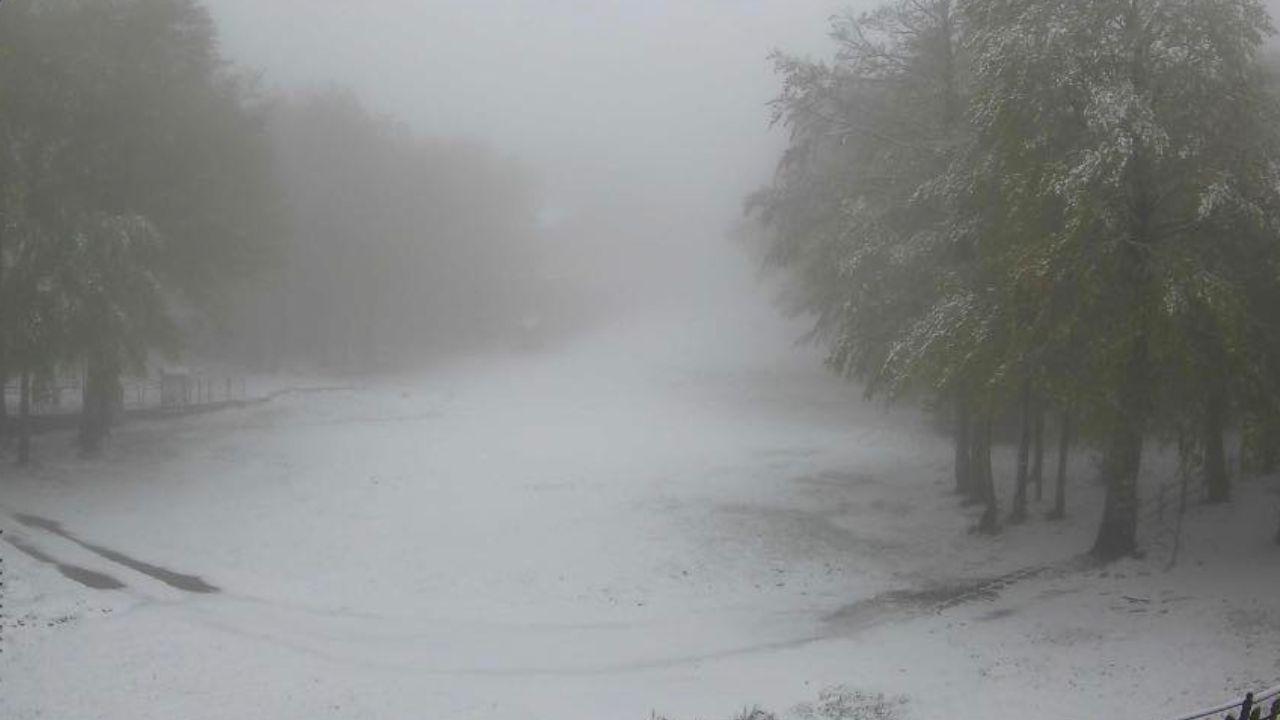 Neve in Toscana, maggio bianco anche sull’Amiata: c’è un precedente curioso