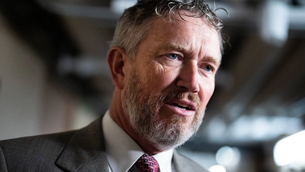 Poll lead and attacks put Massie at risk in GOP primary