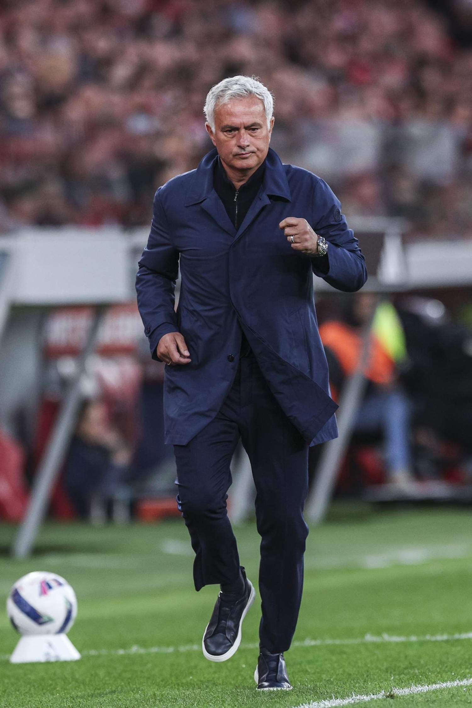 José Mourinho no cuenta con él, pero pide al Real Madrid que lo fichen ...