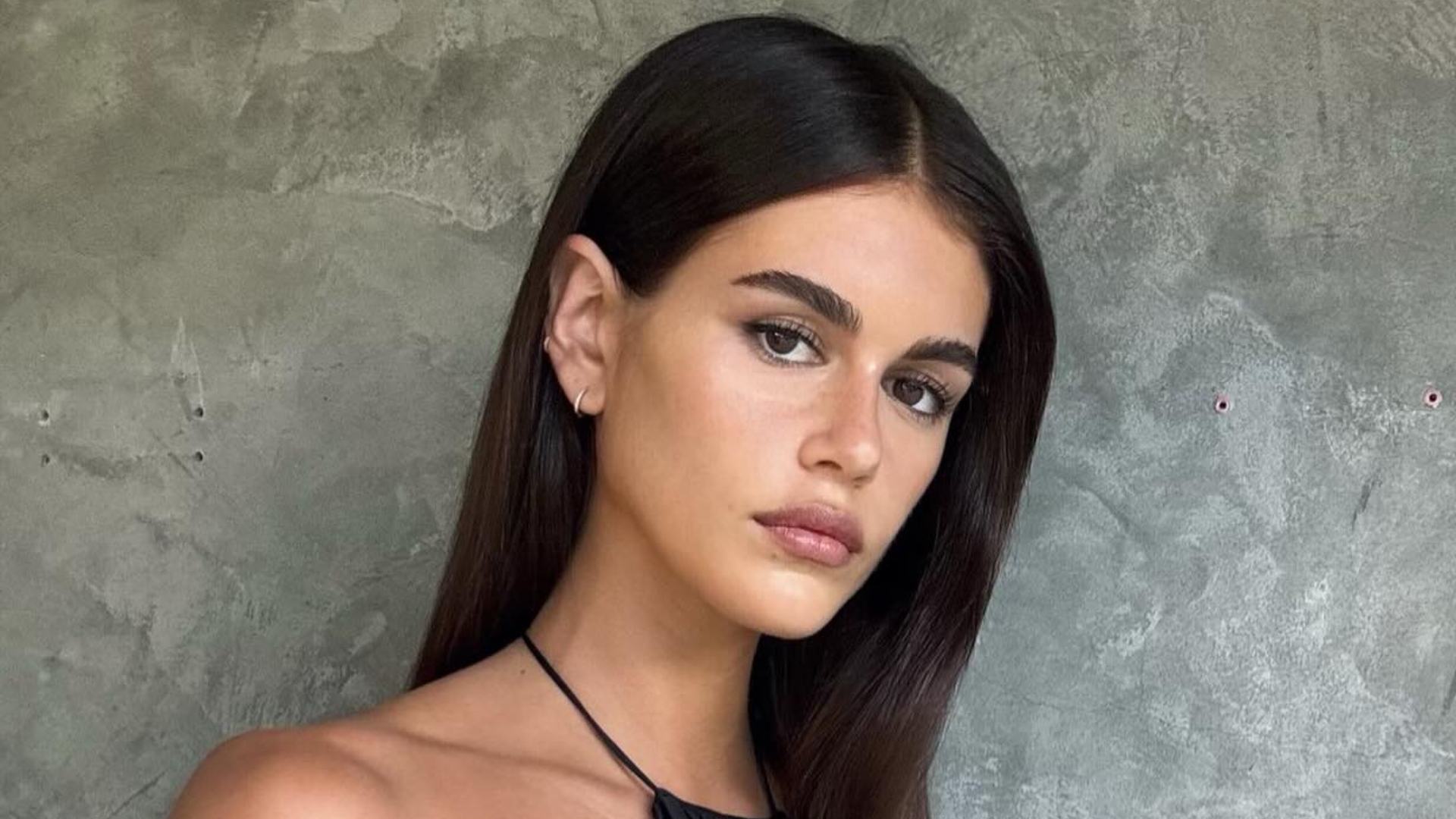 I et minimalistisk look vælger denne amerikanske model en sofistikeret ...