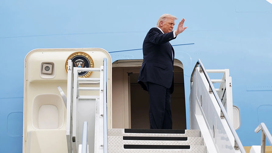 Trump ends China visit praising Xi but without major deals